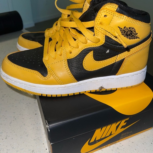 Jordan | Shoes | Air Jordan Retro High Og Gs Pollen Whiteblack | Poshmark